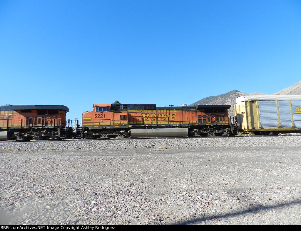 BNSF 5221